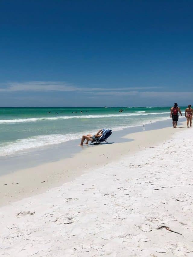 12 Adorable Small Beach Towns in Florida Story | Disha Discovers